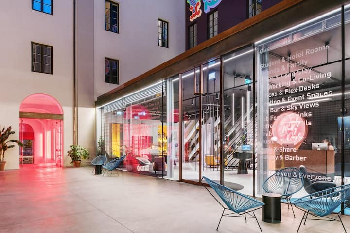 Gather In Shared Spaces For Coffee Or Cocktails - Florence
