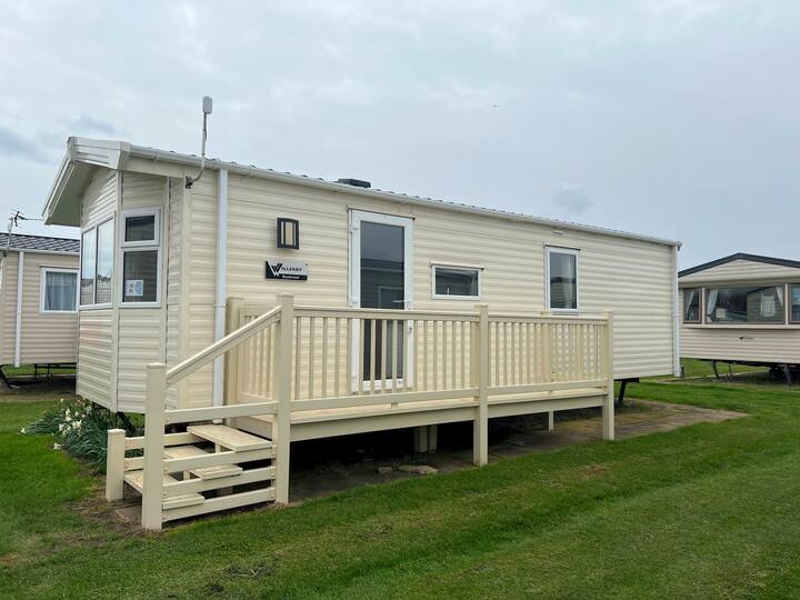 Gold Pet Friendly Caravan (Sleeps 6) Ns2439 - Skegness
