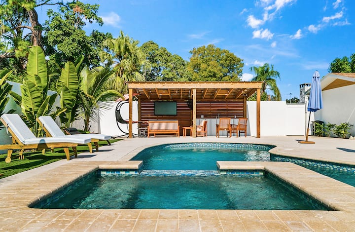 4br Home W/ Heated Pool & Outdoor Lounge Near Ami - Bradenton, FL