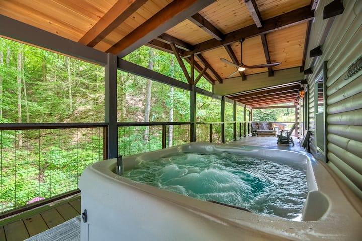 *Creekside 2bd | Private Farm! Hot Tub + Firepit* - Sevierville, TN