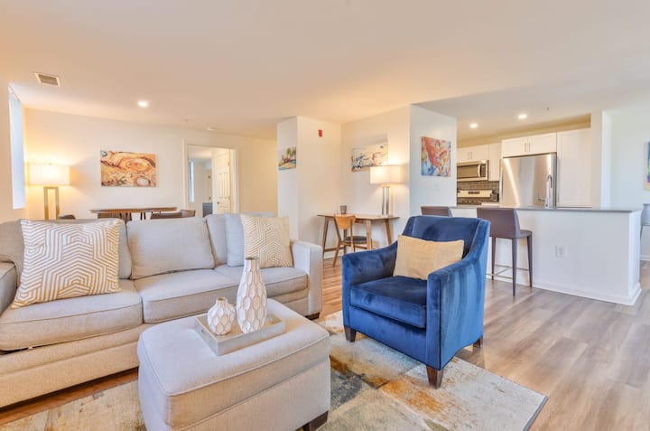 Spacious Modern Apt With Pool - Lexington, MA