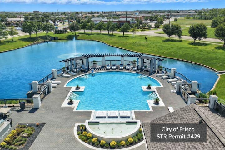 Modern 1br Retreat - Pool, Garage & Fast Wi-fi - Frisco, TX