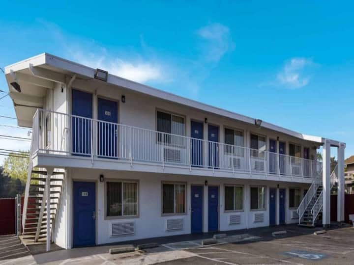 Motel 6 Concord, Ca_2 Queen Lits | Dragons - Concord, CA