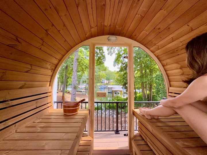 *New* Lakefront Escape • Hot Tub / Sauna / Yoga - Denver, NC