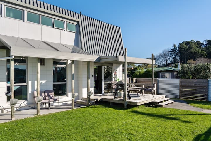 3km To Cbd | Modern 2br Apartment - Gisborne