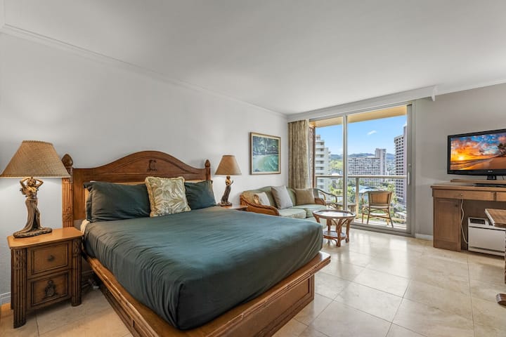 Luana Waikiki Hotel, Room #1017 - Honolulu, HI