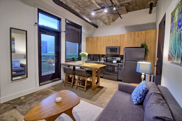 Gorgeous Ultramodern 2br Loft + Patio - St. Louis, MO