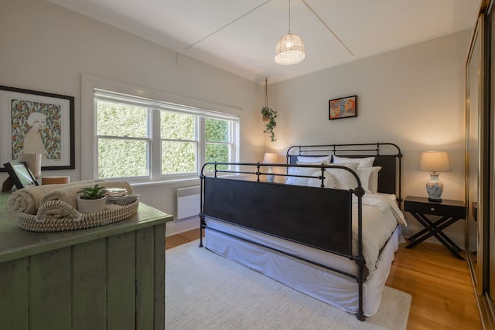 Charming Fig Tree Cottage With Wifi & Parking - Devonport