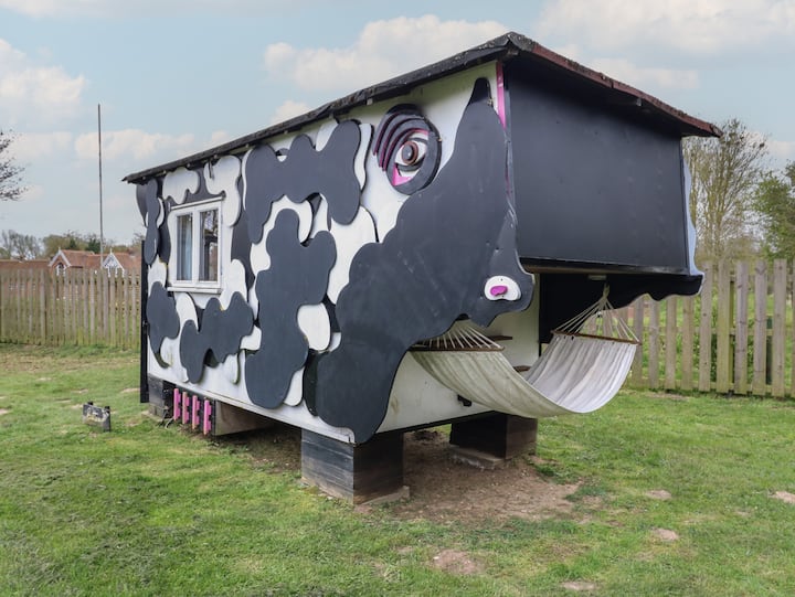 Buttercup (Cow Shed 3) - Woodbridge