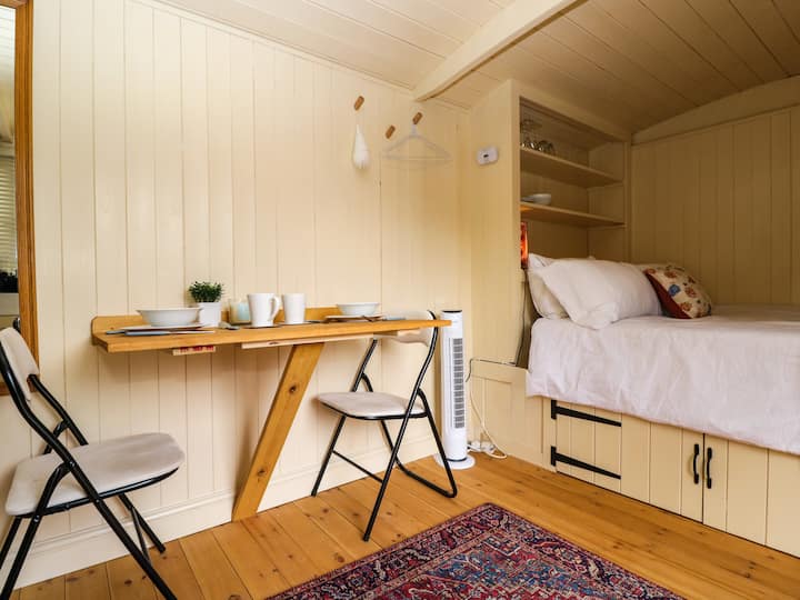 Mitford Gypsy Hut - Stow-on-the-Wold