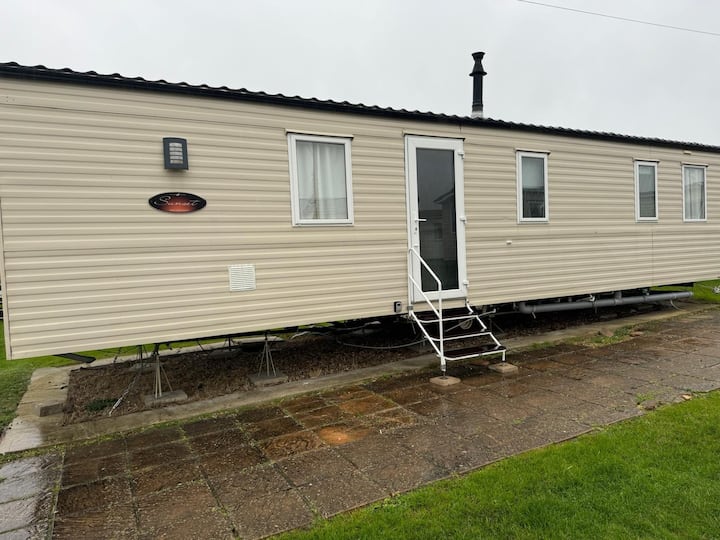 Cosy Caravan At Valley Farm, Essex Ref 46318bv - Clacton-on-Sea