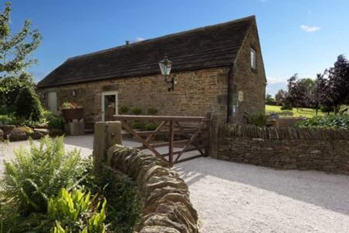 Cruck Barn Cottage - Chesterfield