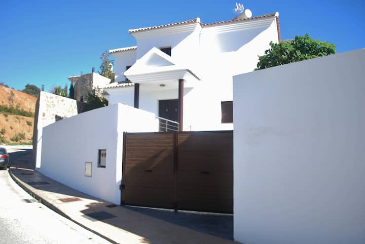 Chalet En La Cala De Mijas Costa - Calahonda