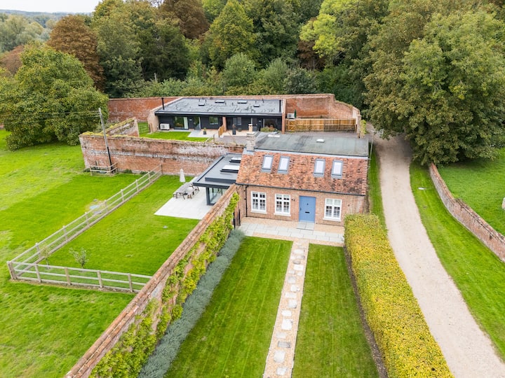 Trafalgar Gardens - Wiltshire