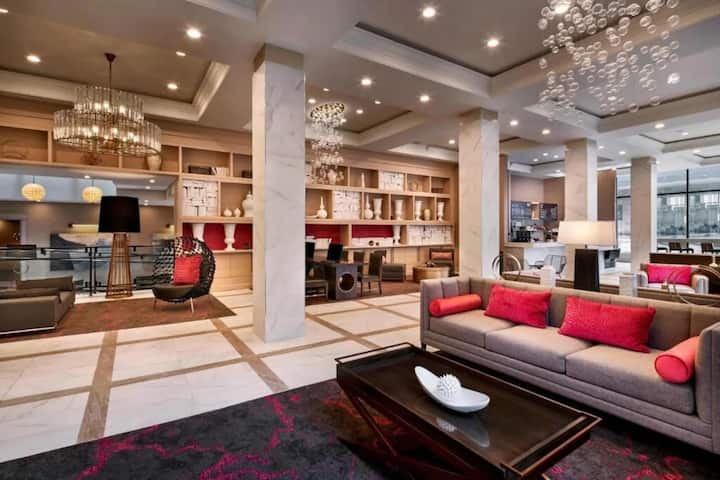Pet-friendly Room By Inner Harbor Attractions - Baltimore, MD