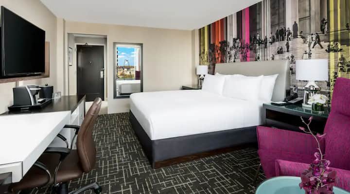 Gateway To Arlington And D.c. | Parking. Dining. - Arlington, VA