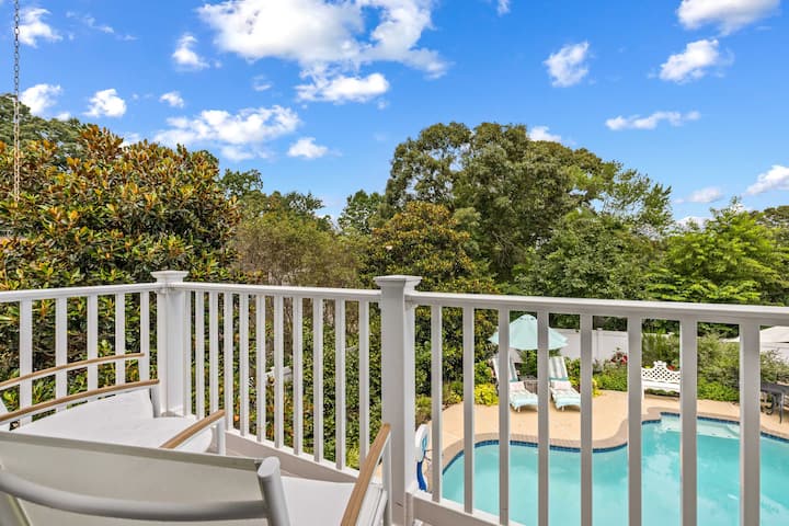 Pool Loft Suite | Bay Access & Beach Passes - Arnold, MD