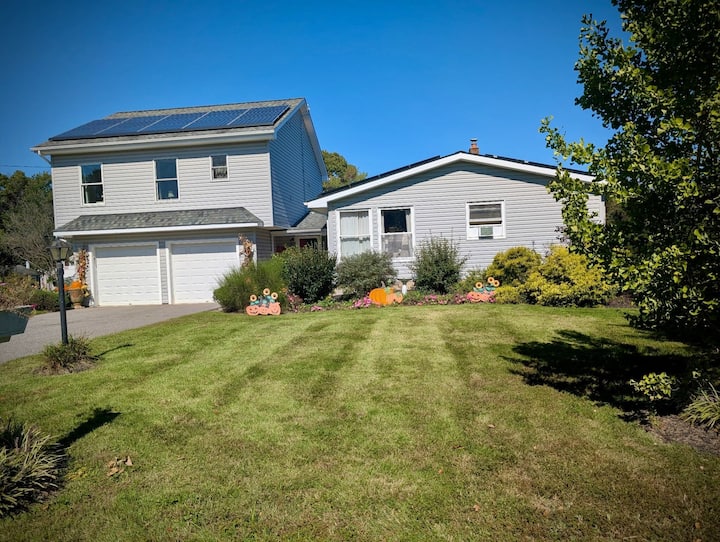 Luxury Pool Loft Sleeps 4 - Arnold, MD