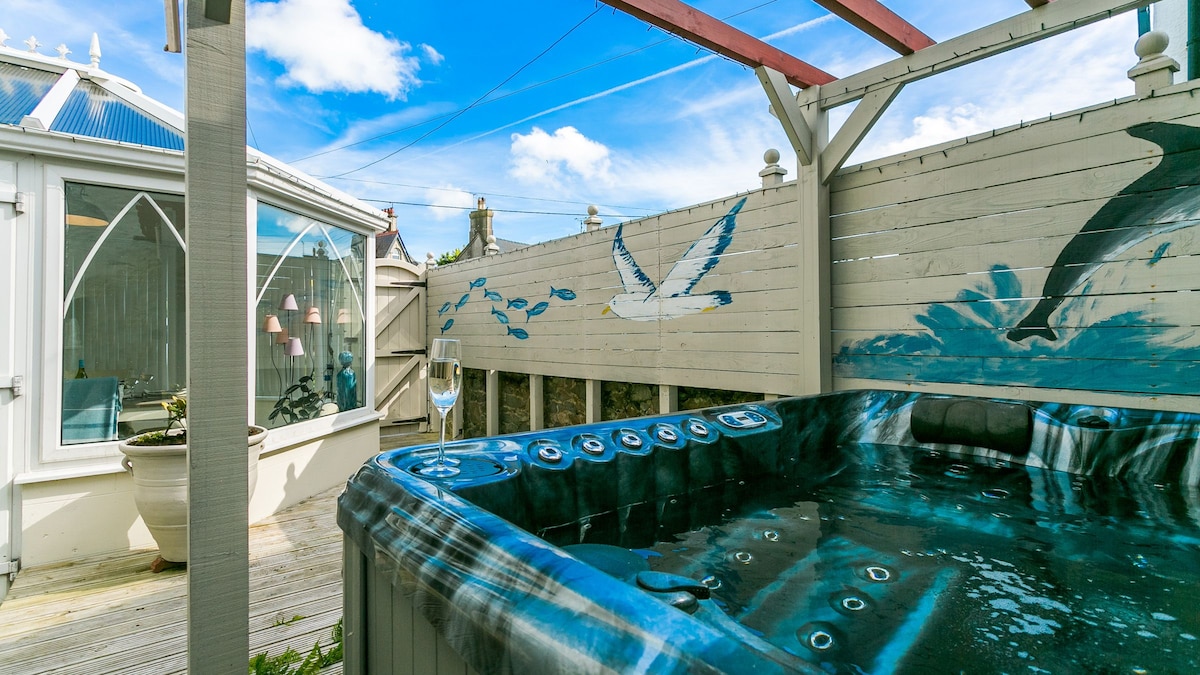 Bay View – mit Whirlpool und Strandhütte - Häuser zur Miete in Nefyn ...