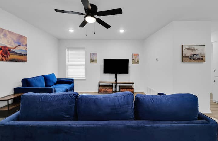 Texas Cottage In Belton | New Remodel | Near Expo - Belton, TX