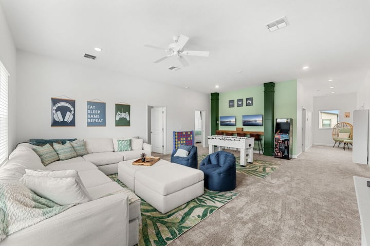 Stunning Luxury Pool House W/ Pool! - Melbourne, FL