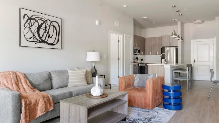 Landing | Amazing 2bd, Rooftop Lounge, Pool - Kennesaw, GA