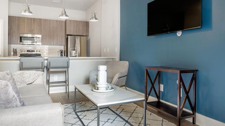 Landing | Beautiful 1bd, Game Room, Rooftop Lounge - Kennesaw, GA