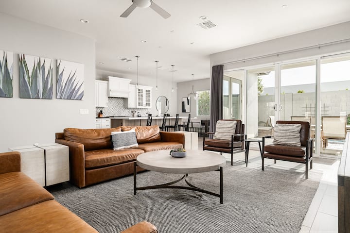 Scottsdale Stunner - Luxe Stay Near Old Town - Scottsdale, AZ
