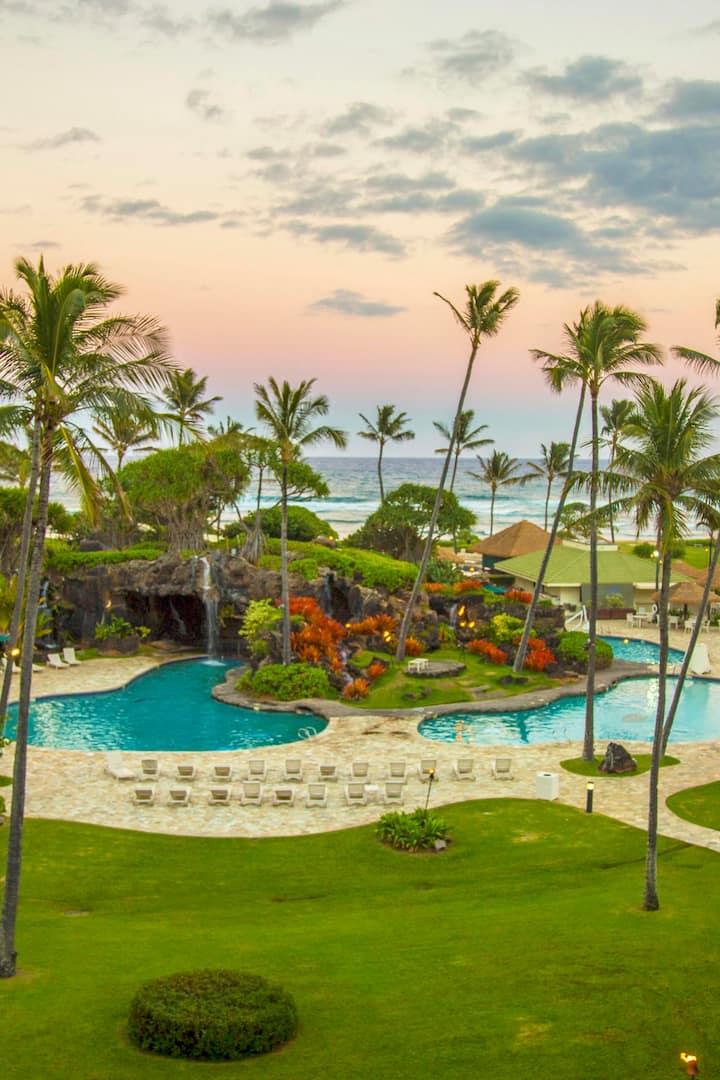 Beachfront Resort Pool Ocean View 2 Double Beds -