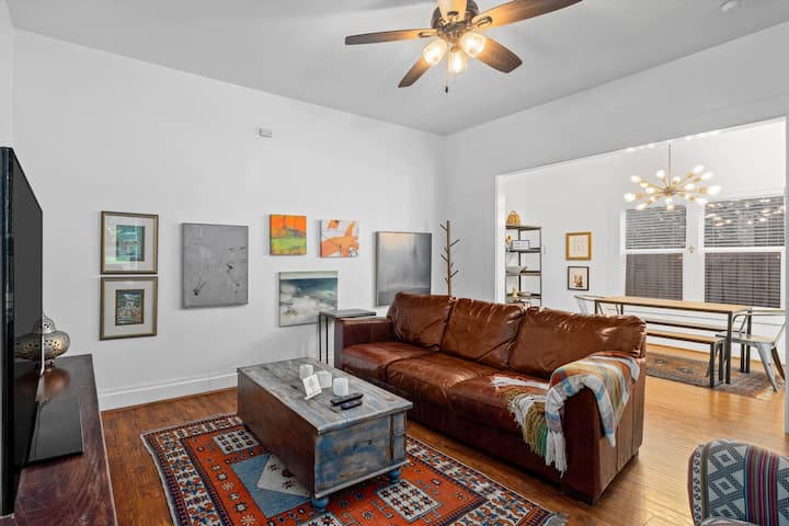 Heights Home Nr Dt + Washington | Desk Yard Bbq - Houston, TX