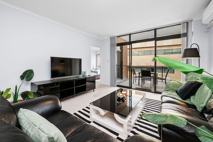 Stylish 2br  City Apartment | Balcony&parking - City of Cockburn