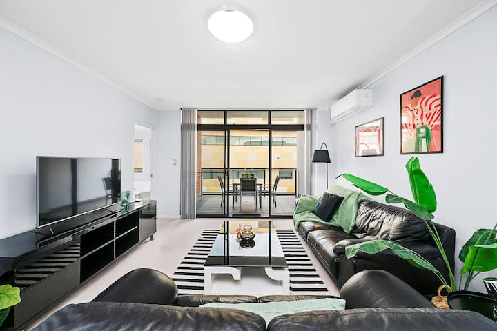 Vibrant City Living: Designer 2br Suite In Perth’s - Perth