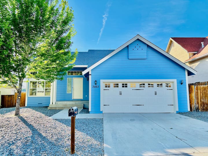 27 Minutes To Tesla/sleeps 12 - Reno, NV