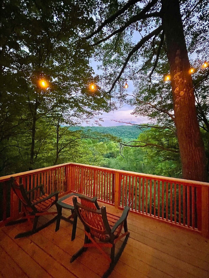 Whimsical Vermont Cabin | Hot Tub, Sauna & Views - Vermont