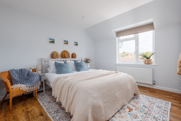 Sandy Shores Apartment - Swanage