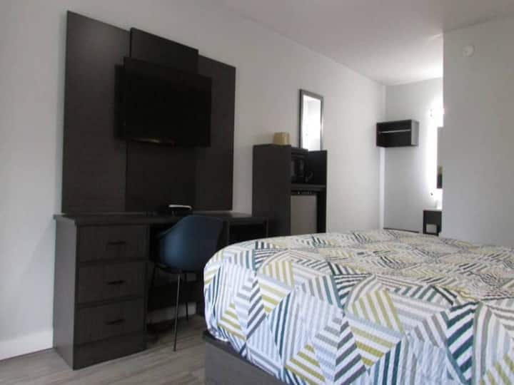 1 Lit Queen | Mobilité Acc Ri Shwr Ste N - Brookhaven, MS