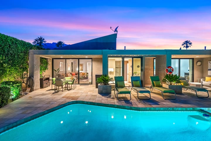 Private Oasis, Heated Pool, Spa Fire Pit - Palm Springs, CA