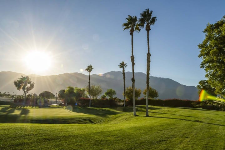 Isleta Vista Getaway - Cathedral City, CA