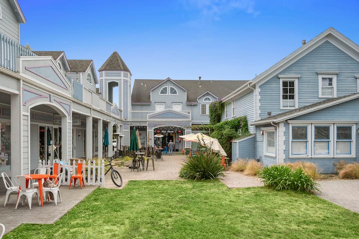 Montara Penthouse Elevated Comfort Above Downtown - Half Moon Bay, CA