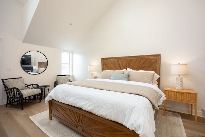 Miramar Penthouse Coastal Elegance In The Heart Of - Half Moon Bay, CA