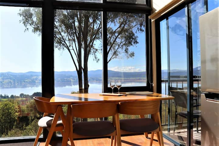The Tamar Ridge Lookout At Tamar Ridge Apartments - Launceston
