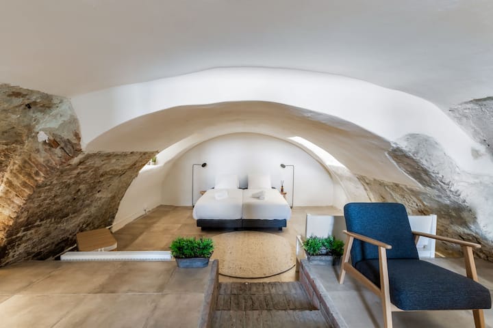 Historic Vaulted Cellar Hideaway In Utrecht Center - Utrecht, Hollanda