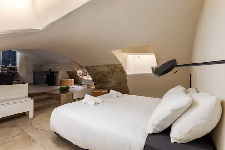 Unique Underground Hotel In Utrecht City Center - Utrecht