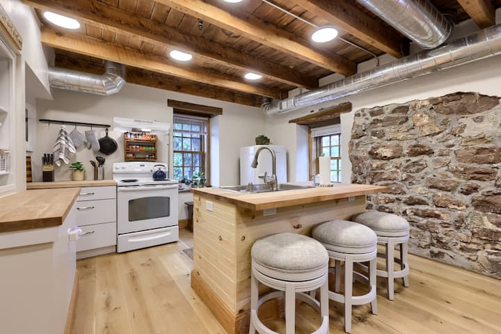 Mill House The Ned Foltz Suite Level Two - Denver, PA