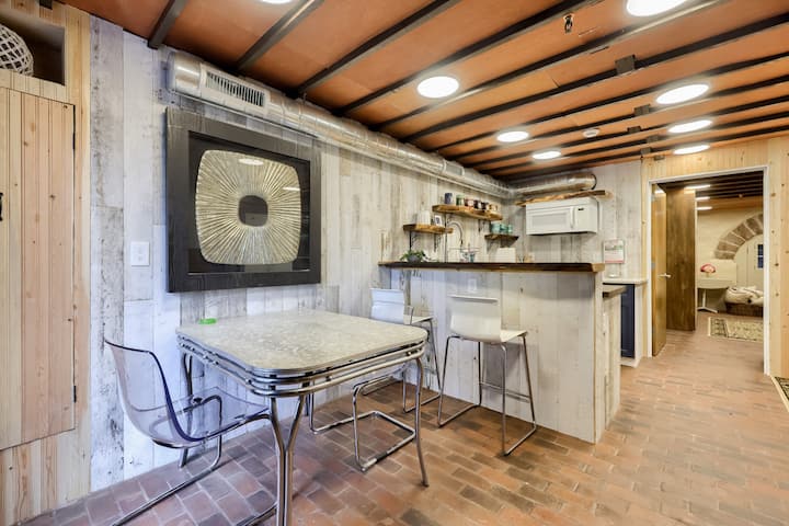 Mill House - Bechtel's Mill Suite - Level One - Denver, PA