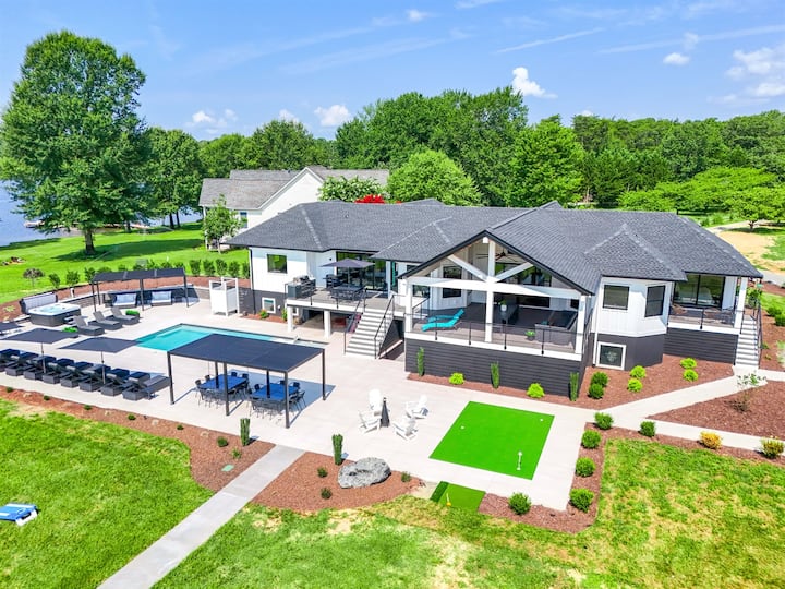 Modern Lake Anna Retreat - Bumpass, VA