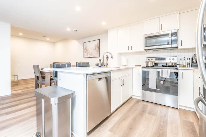 Legal Suite | Own Entry | Parking | Long Stay Fit - Calgary