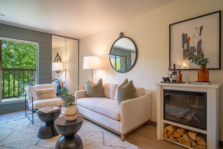Angani Studio - Elkhorn Resort Amenities Included - Sun Valley, ID