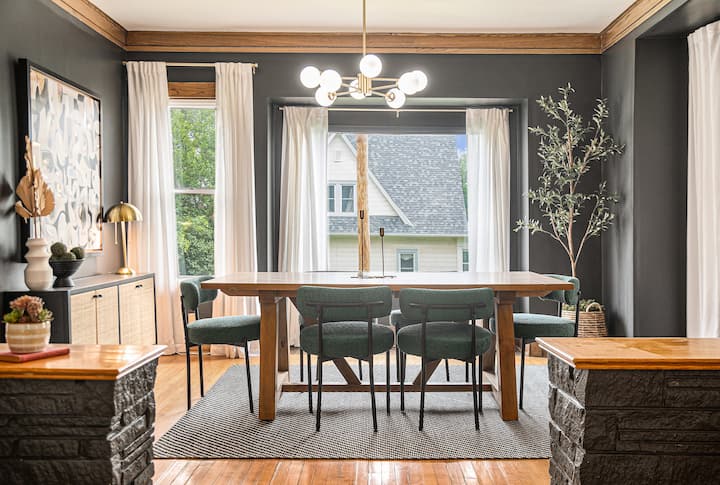 Cozy 5br Boho Retreat, 5 Minutes From Unmc! - Omaha, NE