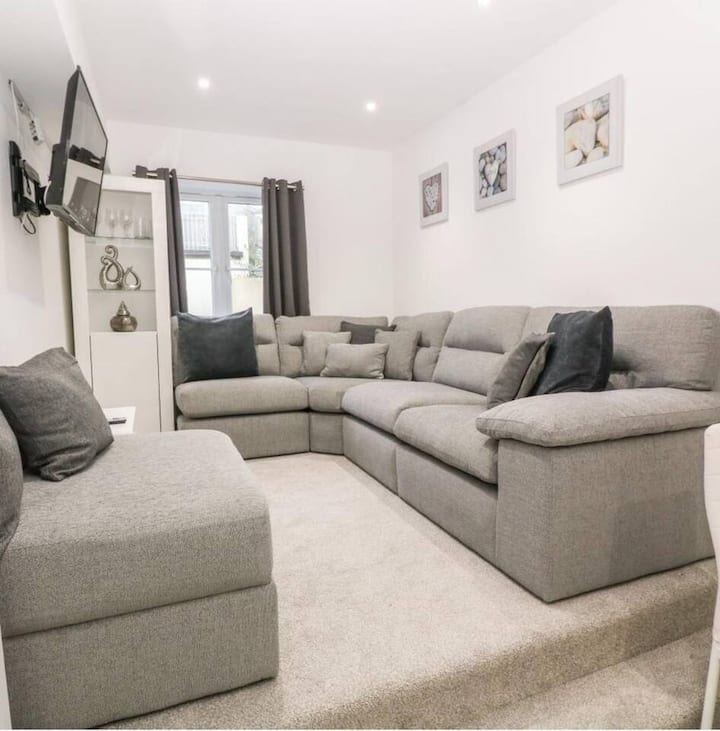 Contractor House In Falmouth | Sleeps 6 | Parking - St Mawes